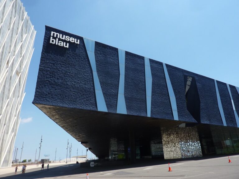 museo-blau-de-las-ciencias-naturales-edificio-del-frum-barcelona | 巴塞罗那公寓指南